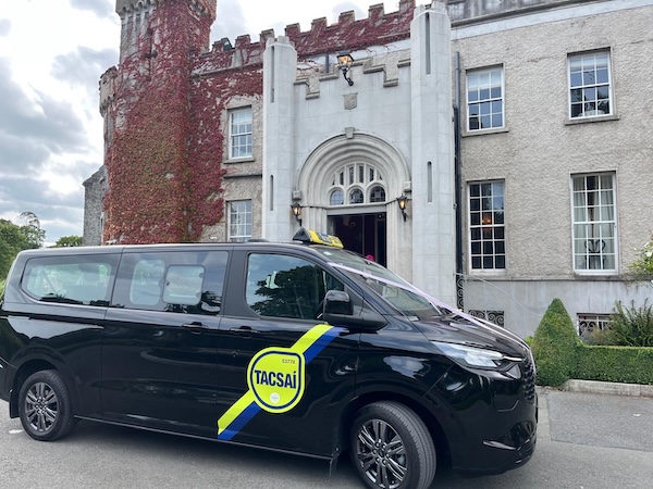 Taxi Tours Across Ireland: Discover Ireland's Hidden Gems